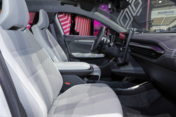 르노코리아, 전기 SUV ‘세닉 E-Tech’ 사전예약 개시.. 460km 주행에 4600만 원대 가격