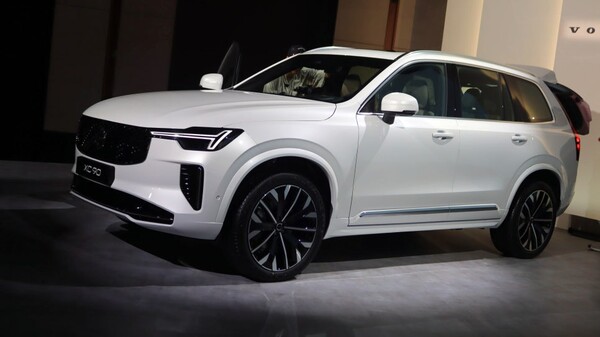 6년 만에 돌아온 볼보 XC90... 에어 서스펜션 기본 장착, GV80과 정면승부