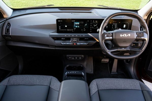 기아, 'EV5' CATL 삼원계 배터리 탑재, 차박·패밀리 다 잡은 전기 SUV... 9월 국내 출시 예정